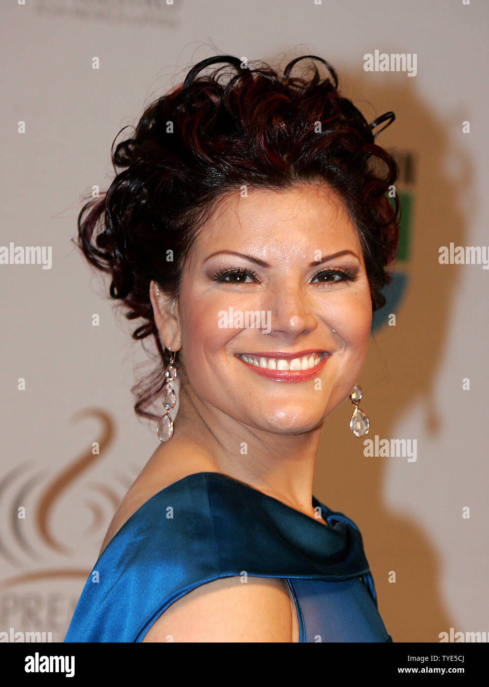 Diana Reyes arrives for the 2010 Premio Lo Nuestro award show at ...