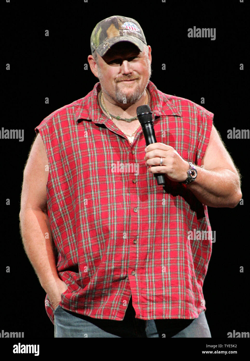 Larry the cable guy hi-res stock photography and images - Alamy