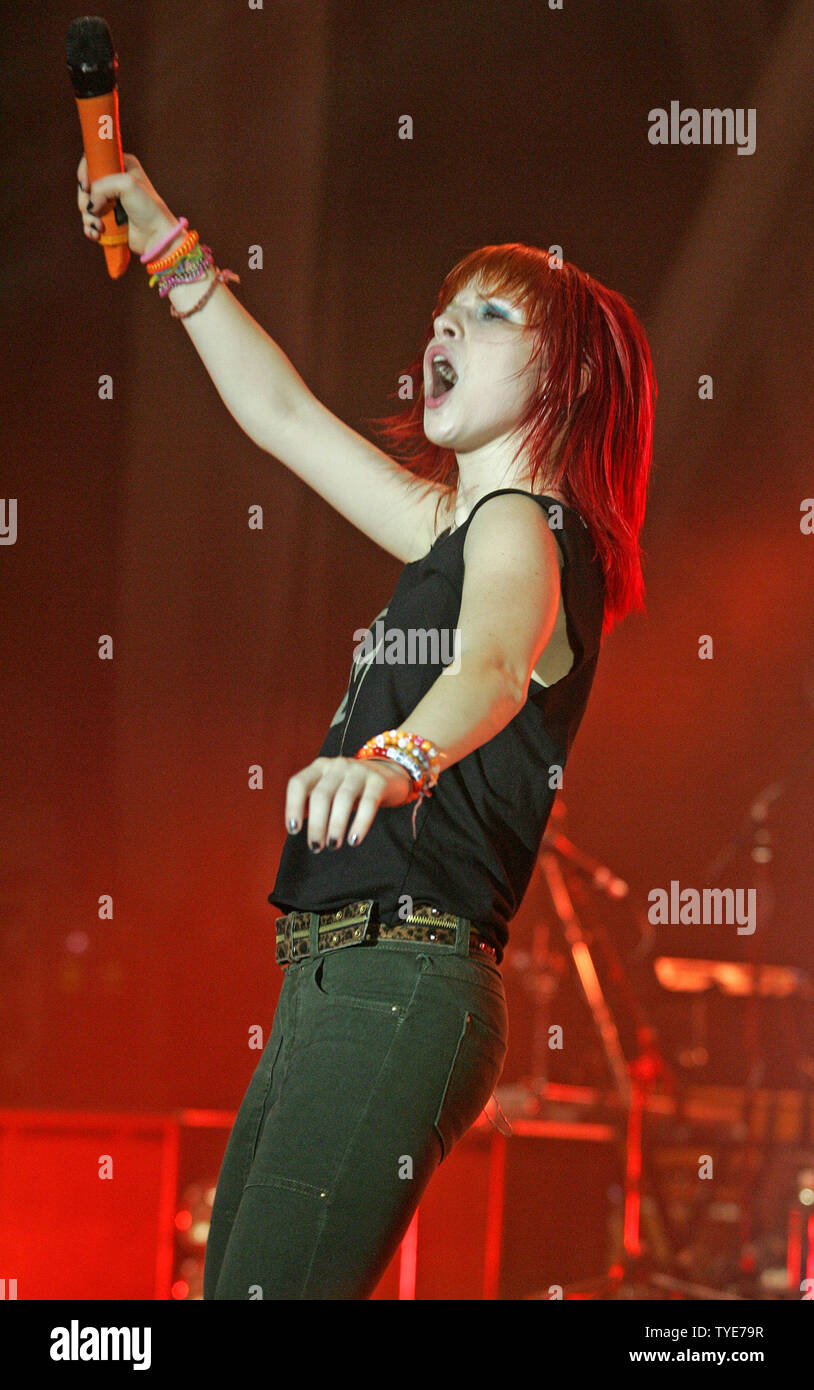 Hayley Williams performs with Paramore in concert on the 2010 Honda ...