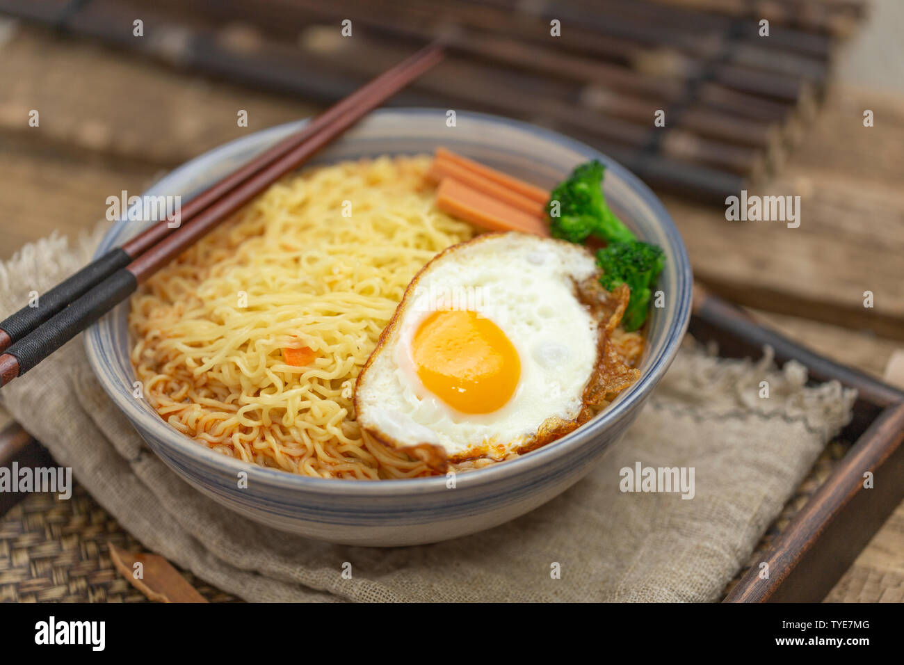 Bucket noodles hi-res stock photography and images - Alamy