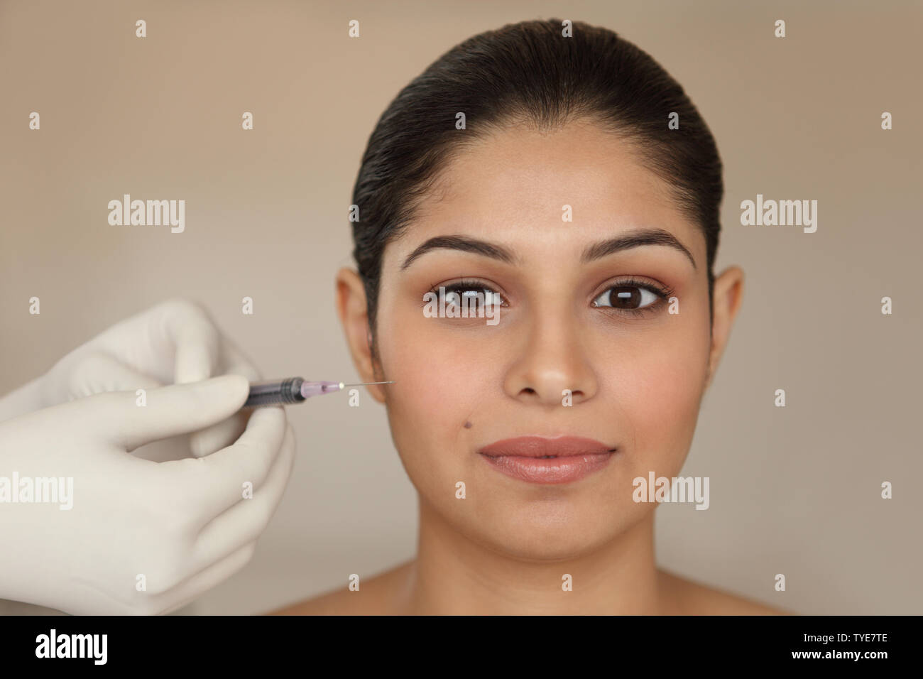 India lady doctor hi-res stock photography and images - Alamy