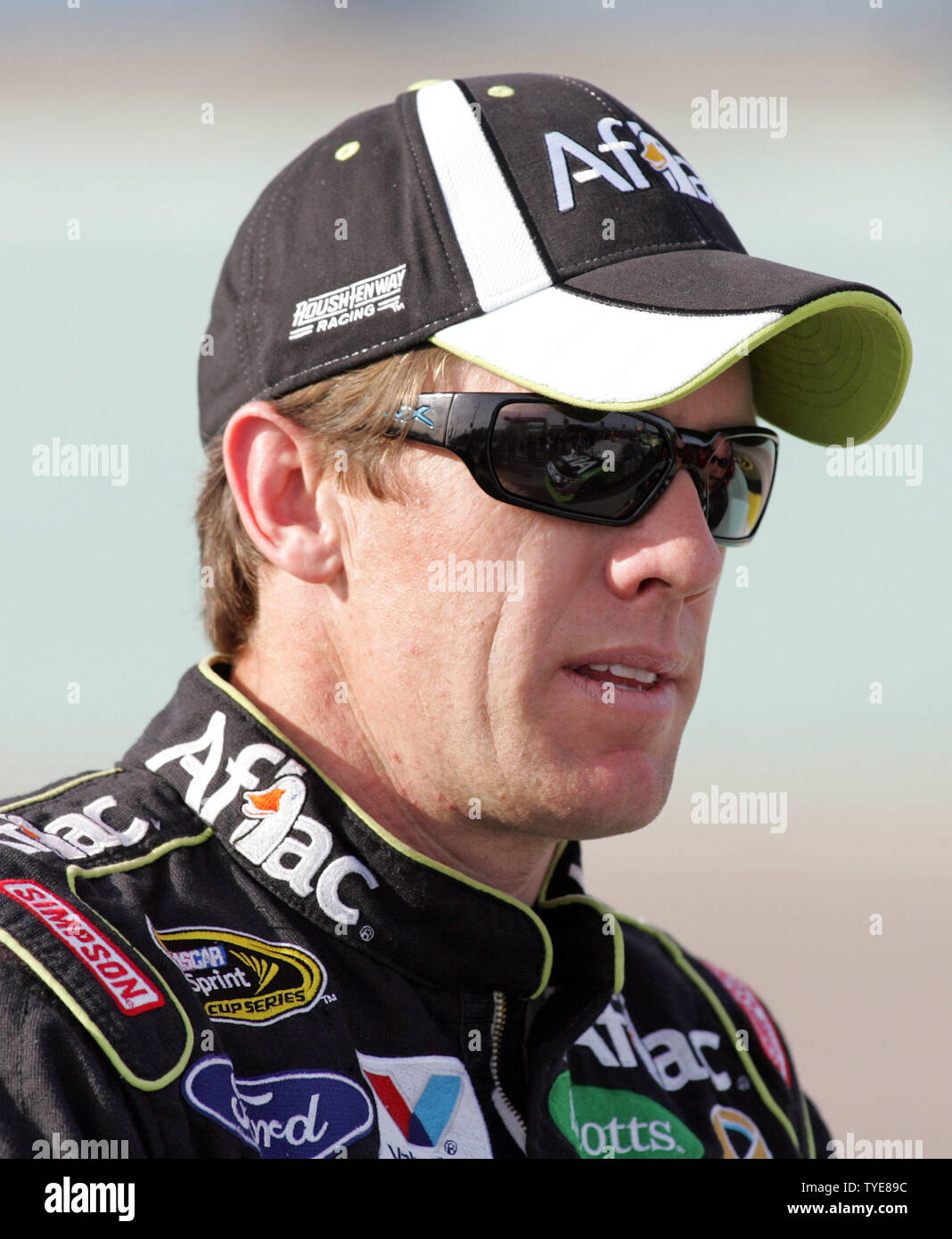 Carl Edwards waits on pit road for his turn to qualify for the NASCAR ...