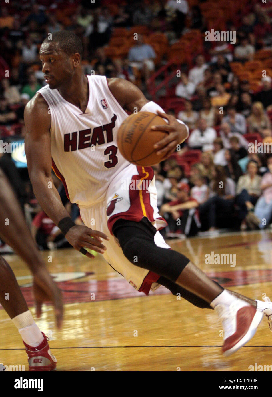 Miami Heat Forward Dwayne Wade (3) drives the lane during first half ...