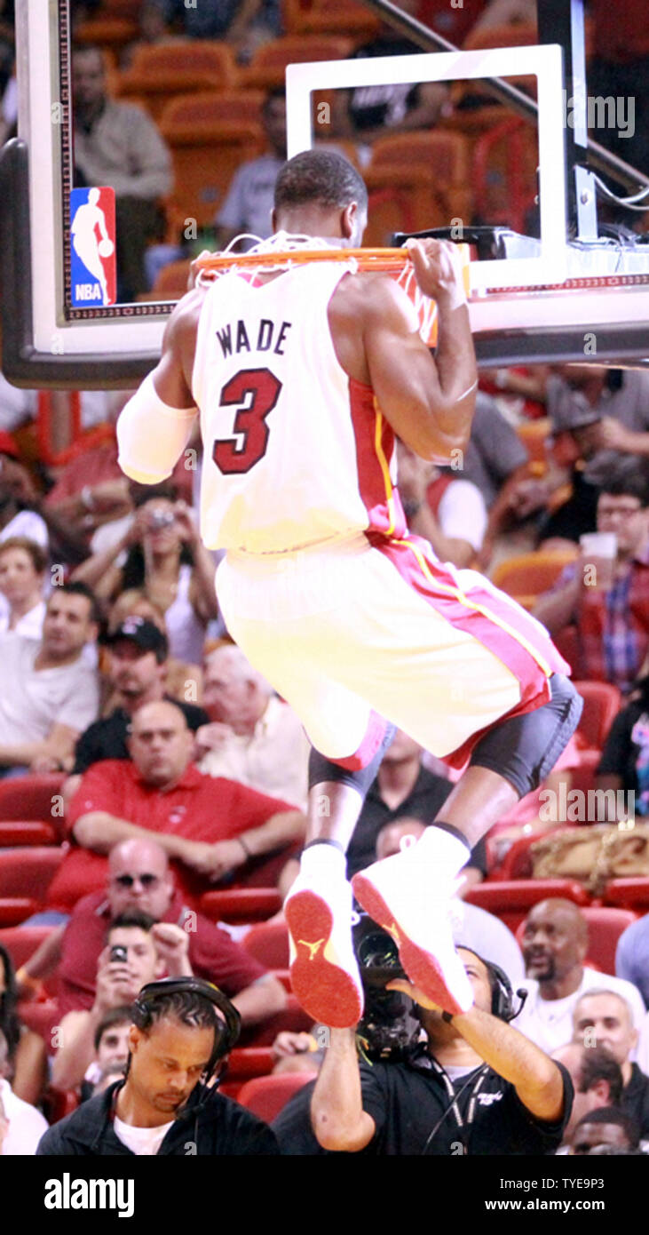 Miami Heat Forward Dwyane Wade (3) warms up for the the crowd during ...