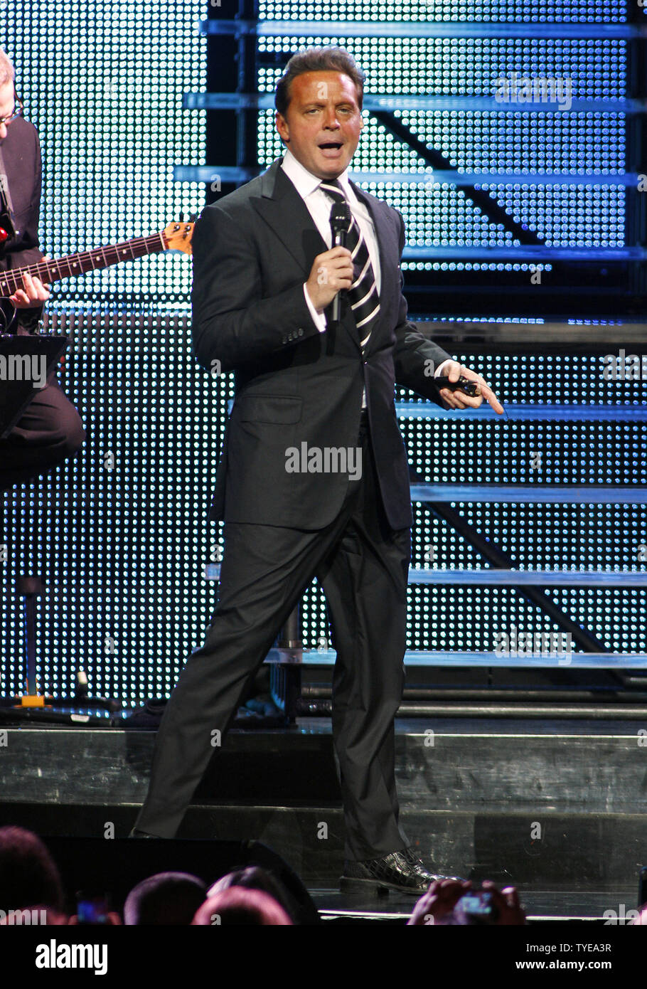 Mexican singer Luis Miguel performs in concert at the American Airlines ...