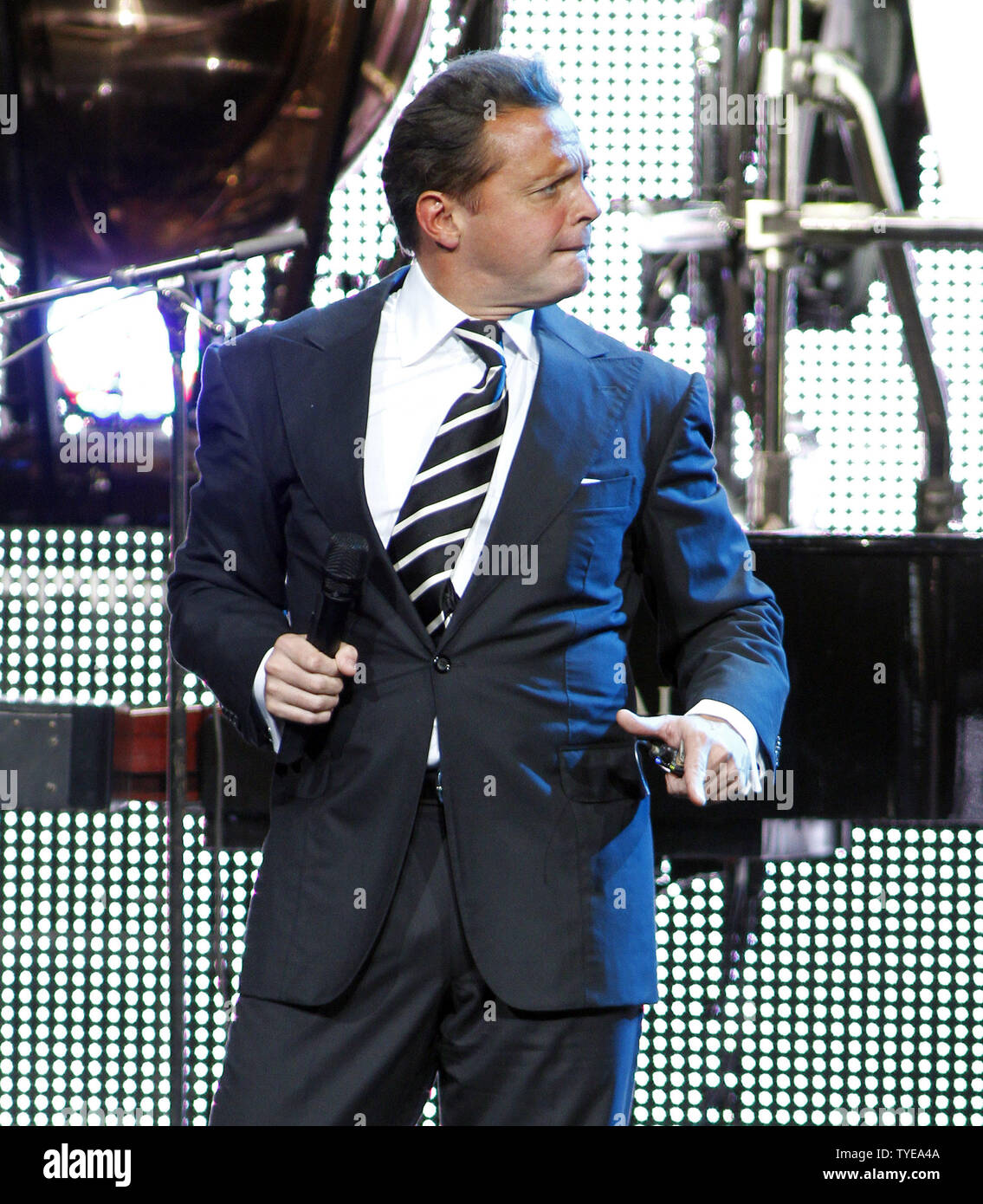 Mexican singer Luis Miguel performs in concert at the American Airlines ...