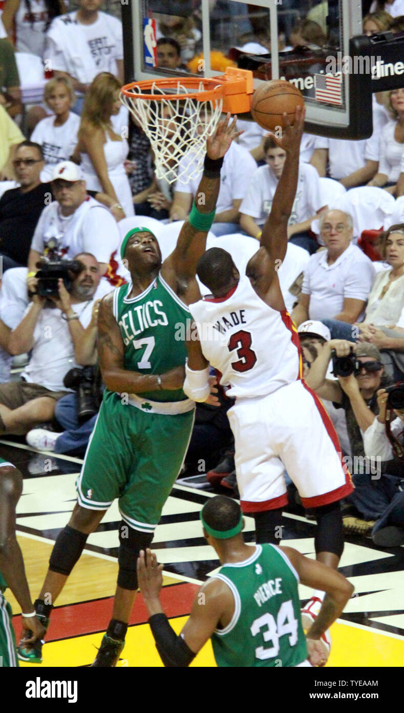 Miami Heat Forward Dwyane Wade (3) scores during first half action ...