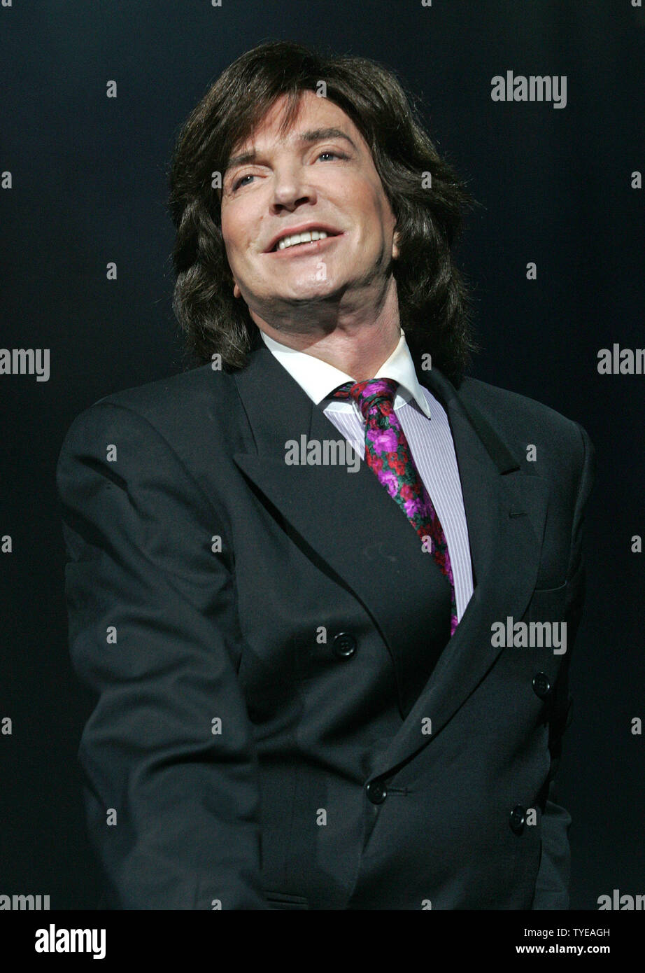 Spanish singer Camilo Sesto performs in concert at the American ...