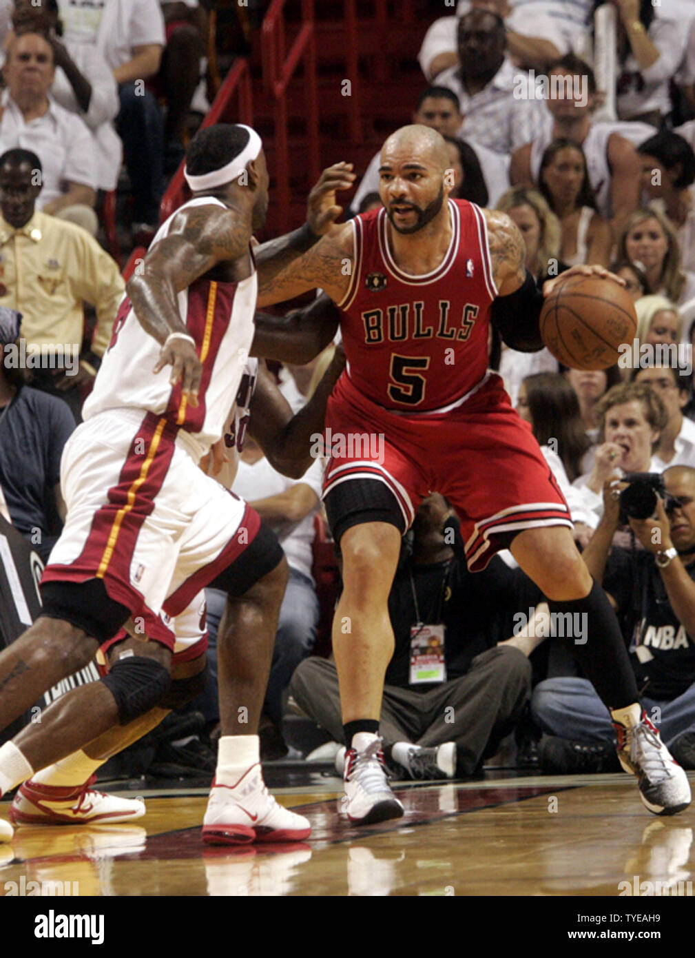 Carlos boozer lebron hi-res stock photography and images - Alamy