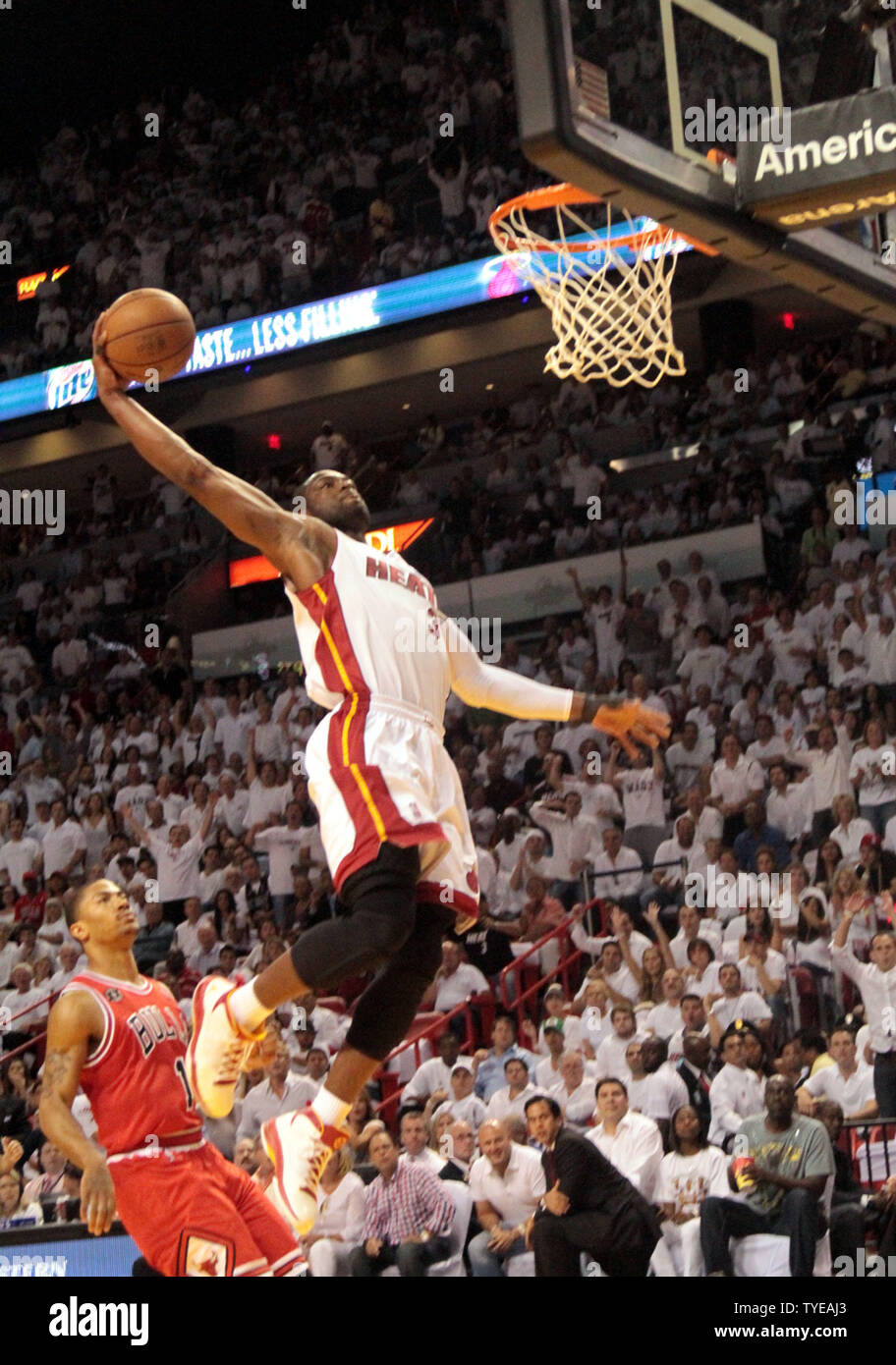 Miami Heat guard Dwyane Wade (3) dunks during game 4 of the NBA Eastern ...