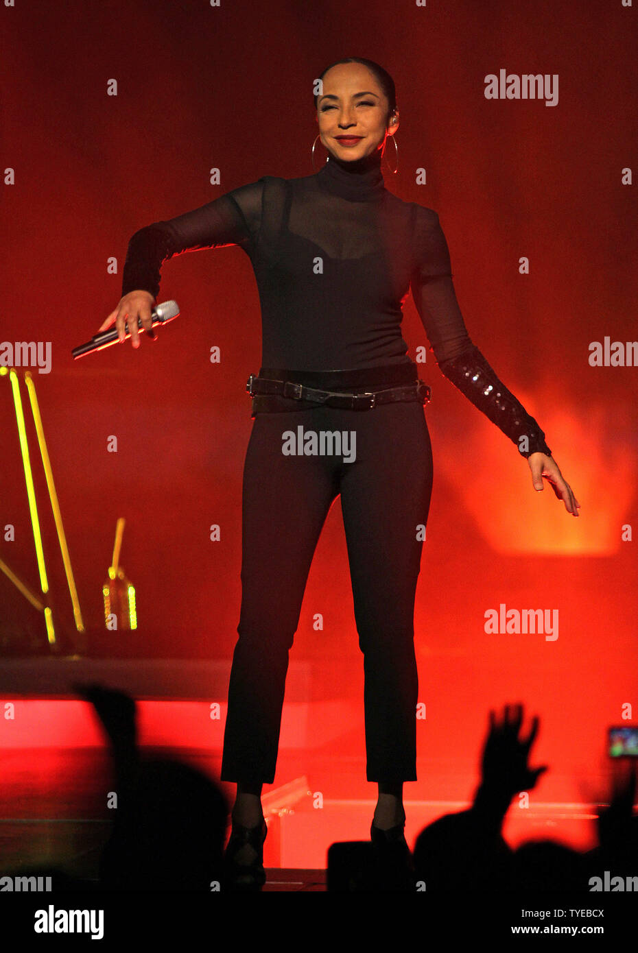 Sade concert hi-res stock photography and images - Alamy