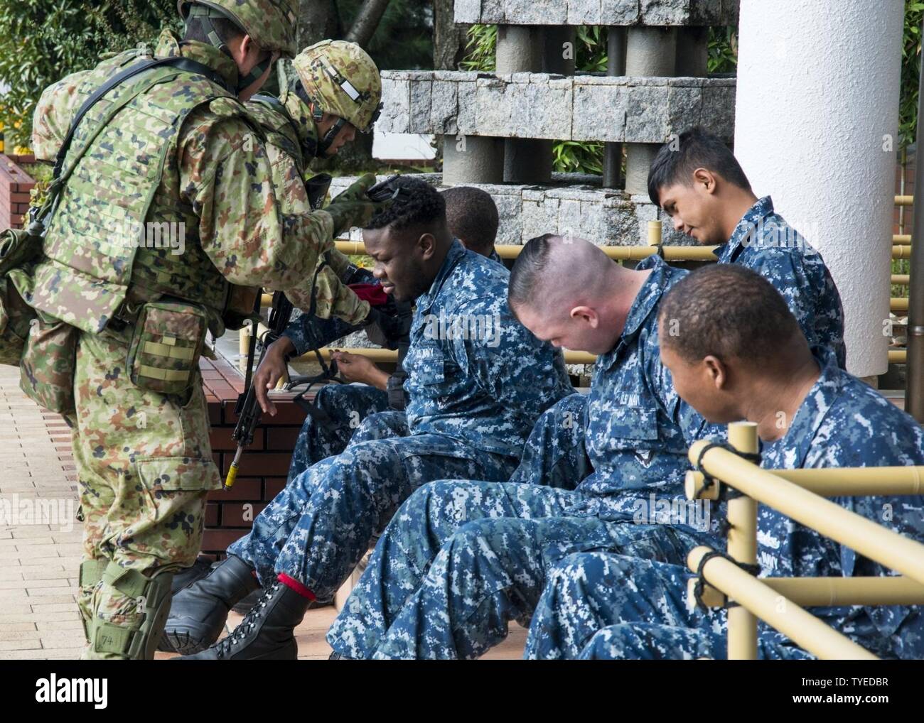 Taylor momsen we were soldiers hi-res stock photography and images - Alamy