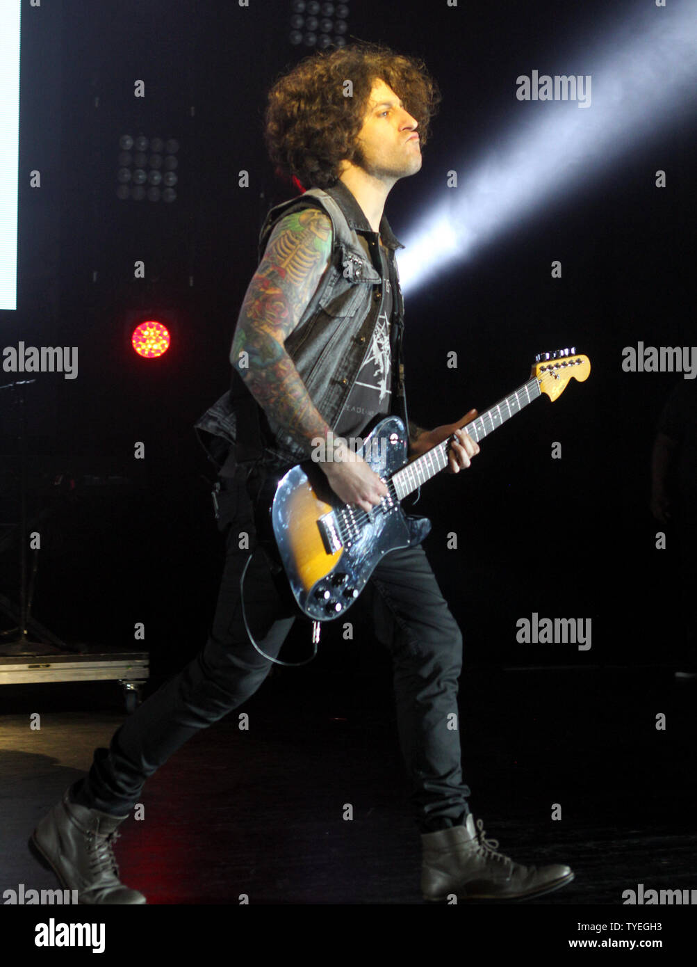 Joe Trohman with Fall Out Boy performs at the Fillmore in Miami Beach ...