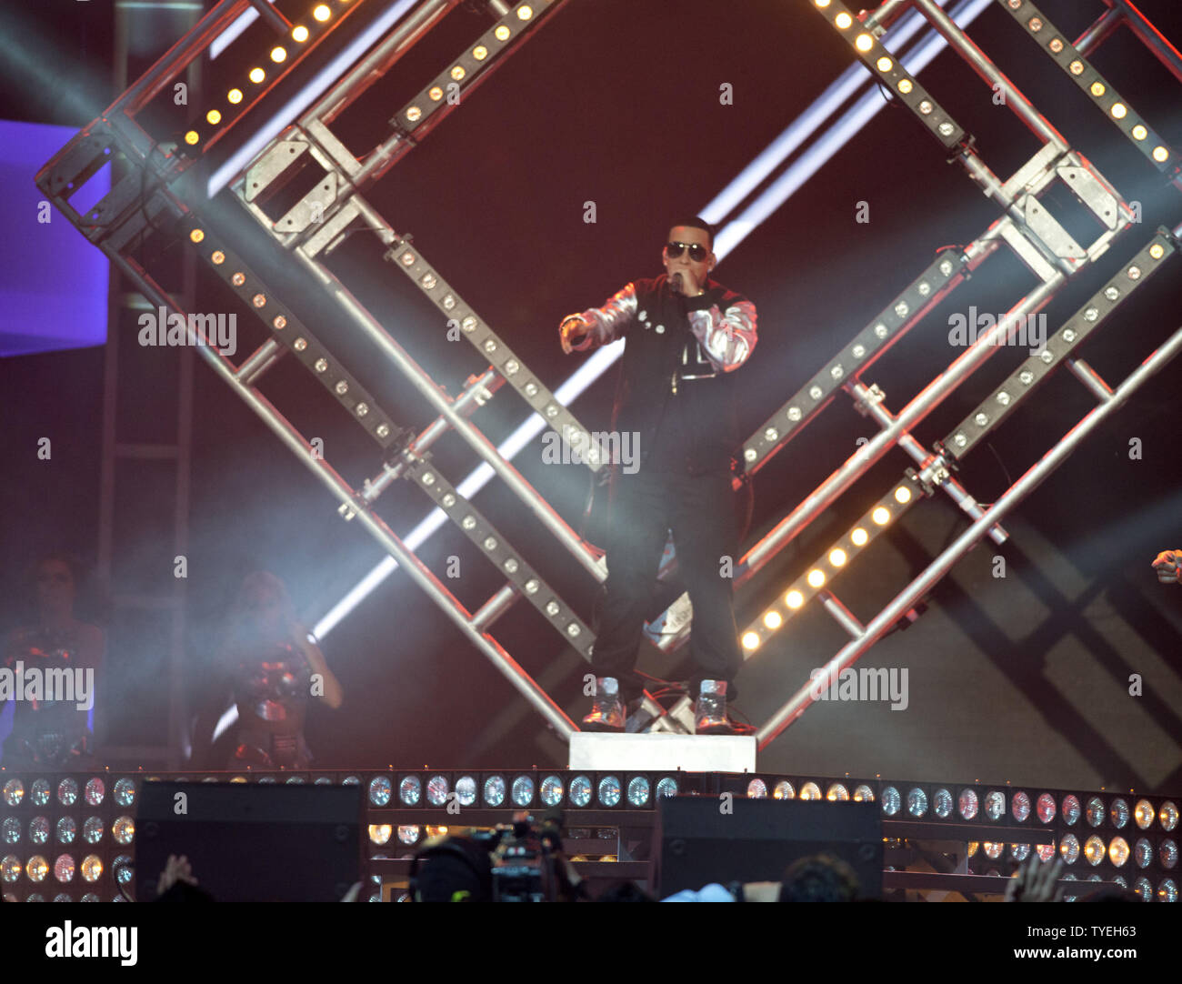 Latin singers Daddy Yankee performs on stage during the 2013 Premios Tu ...