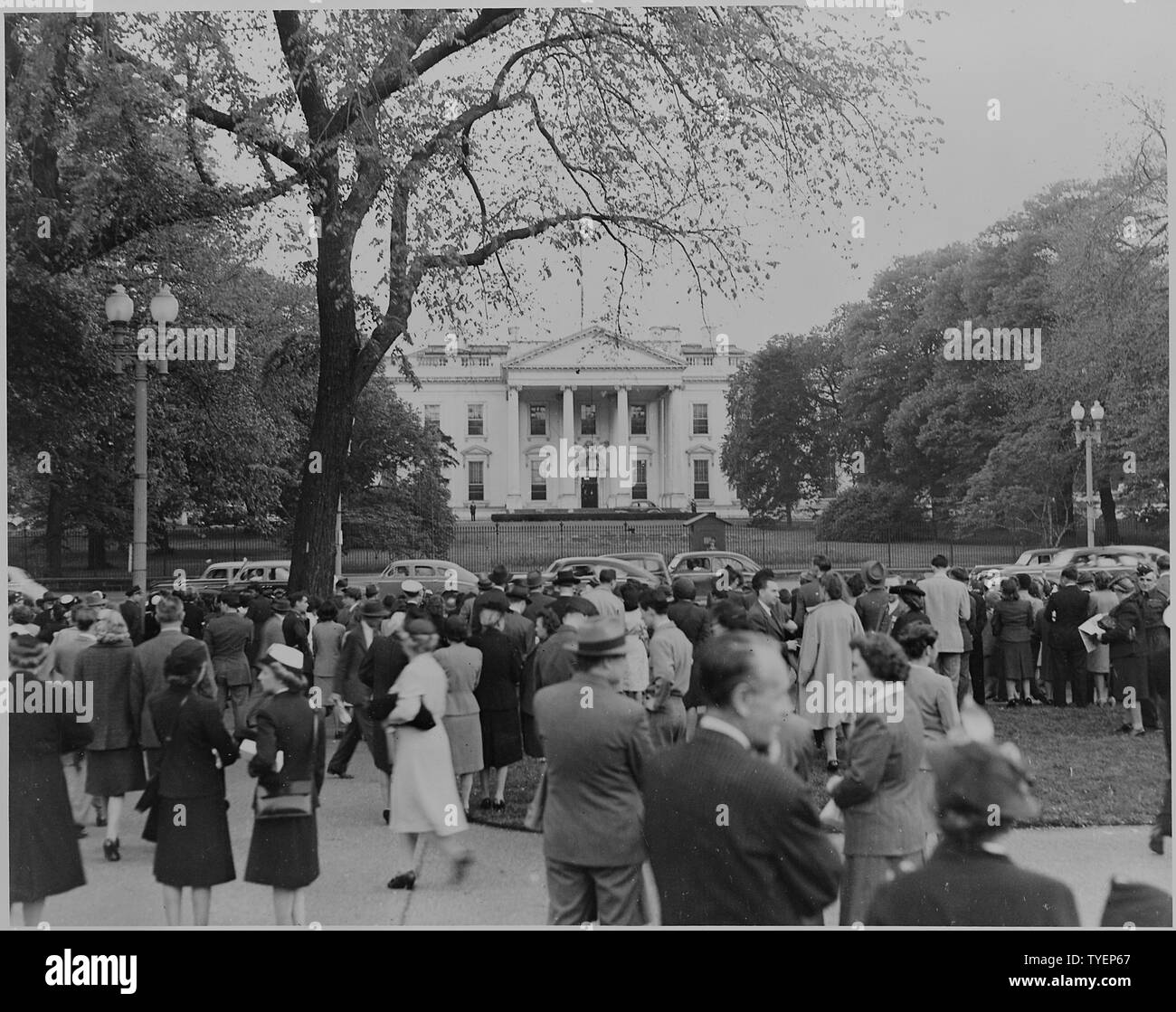 Photograph of a crowd of people in front of the White House, at about ...