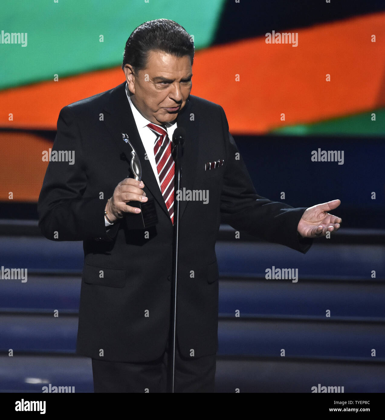 Arena gigante hi-res stock photography and images - Alamy