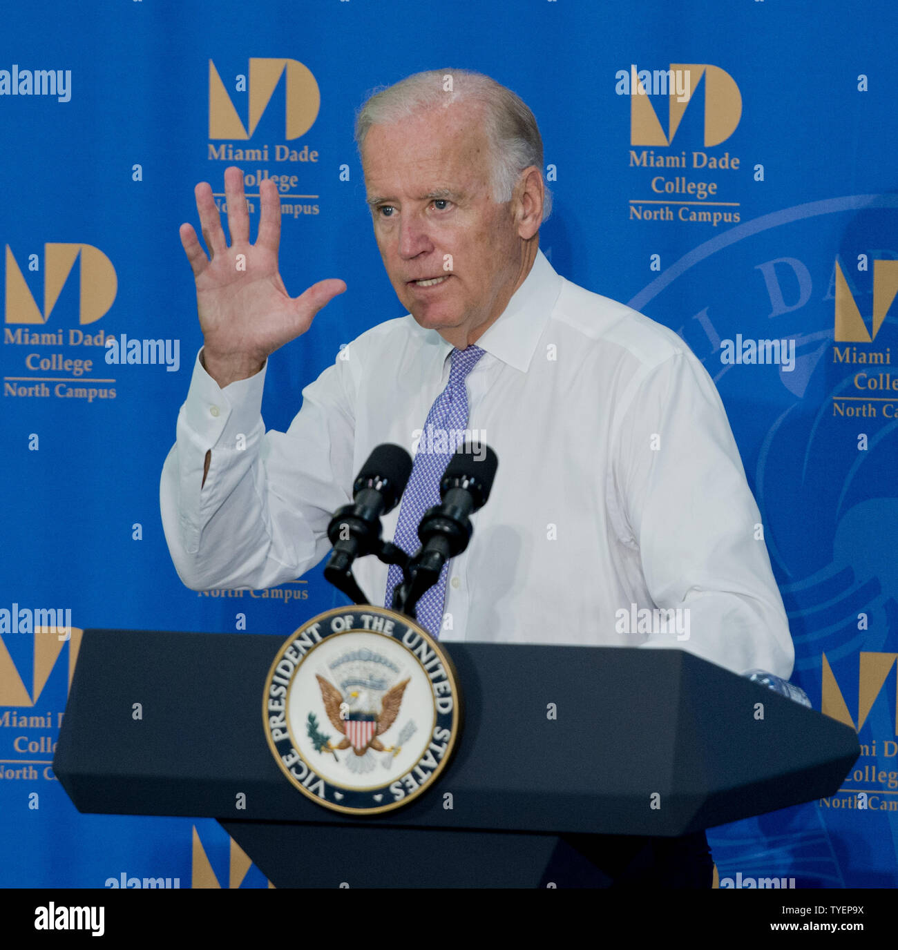 Joe biden college students hi-res stock photography and images - Alamy