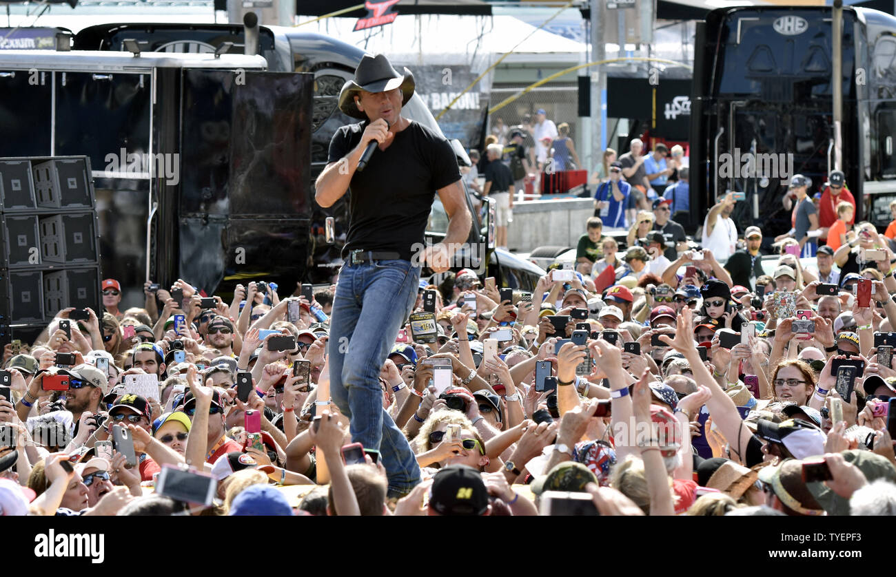 Country music singer Tim McGraw performs at the NASCAR Nationwide ...