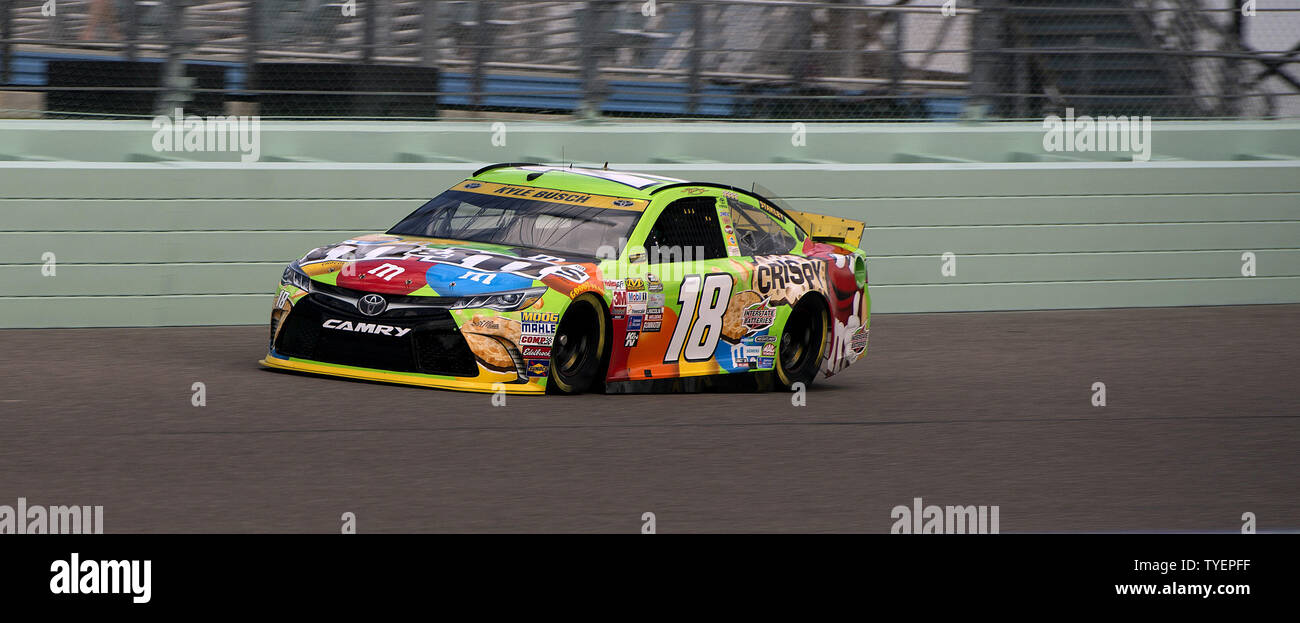 Kyle busch homestead 2015 hi-res stock photography and images - Alamy