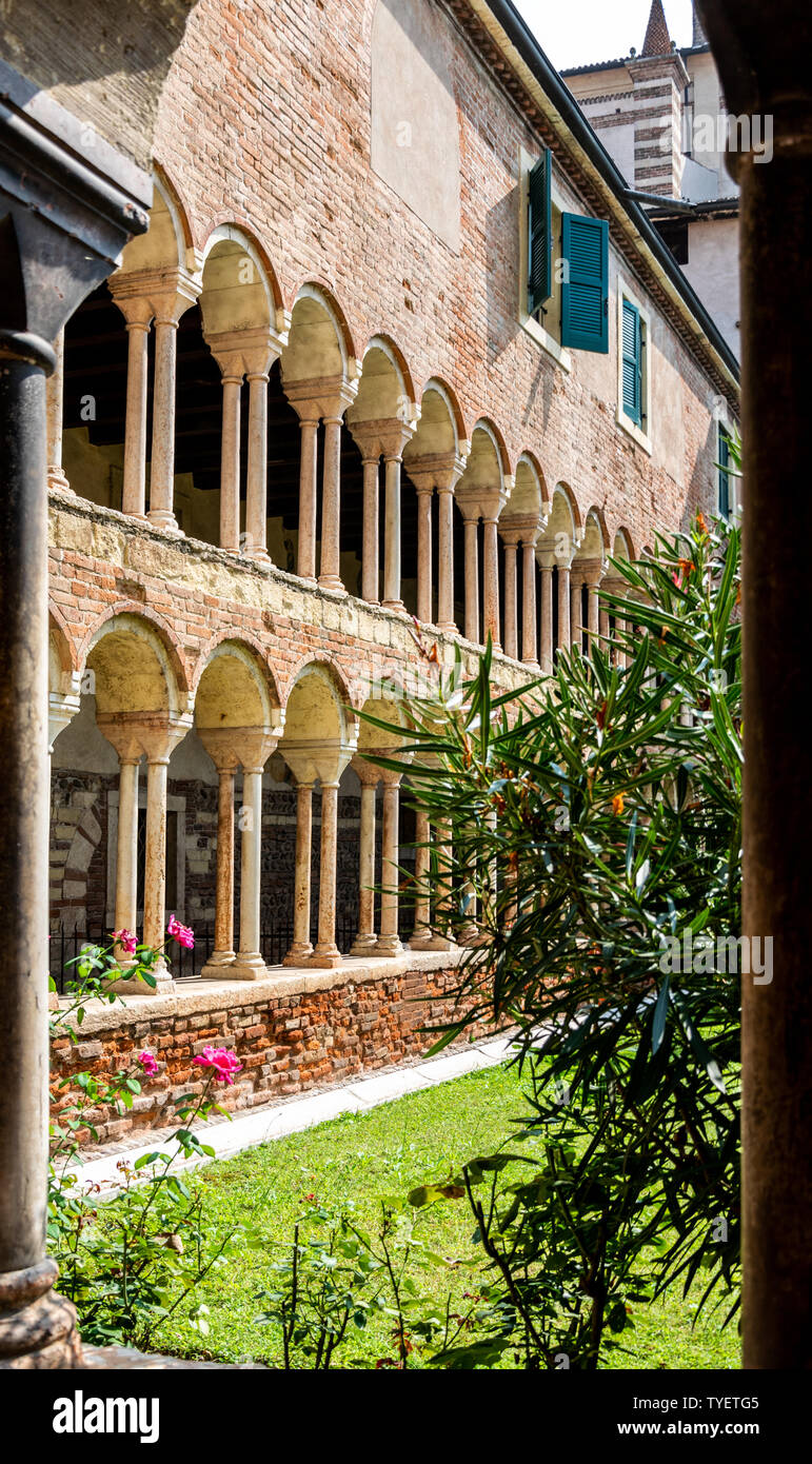 The romanesque cloister of Verona's cathedral, Italy Stock Photo - Alamy