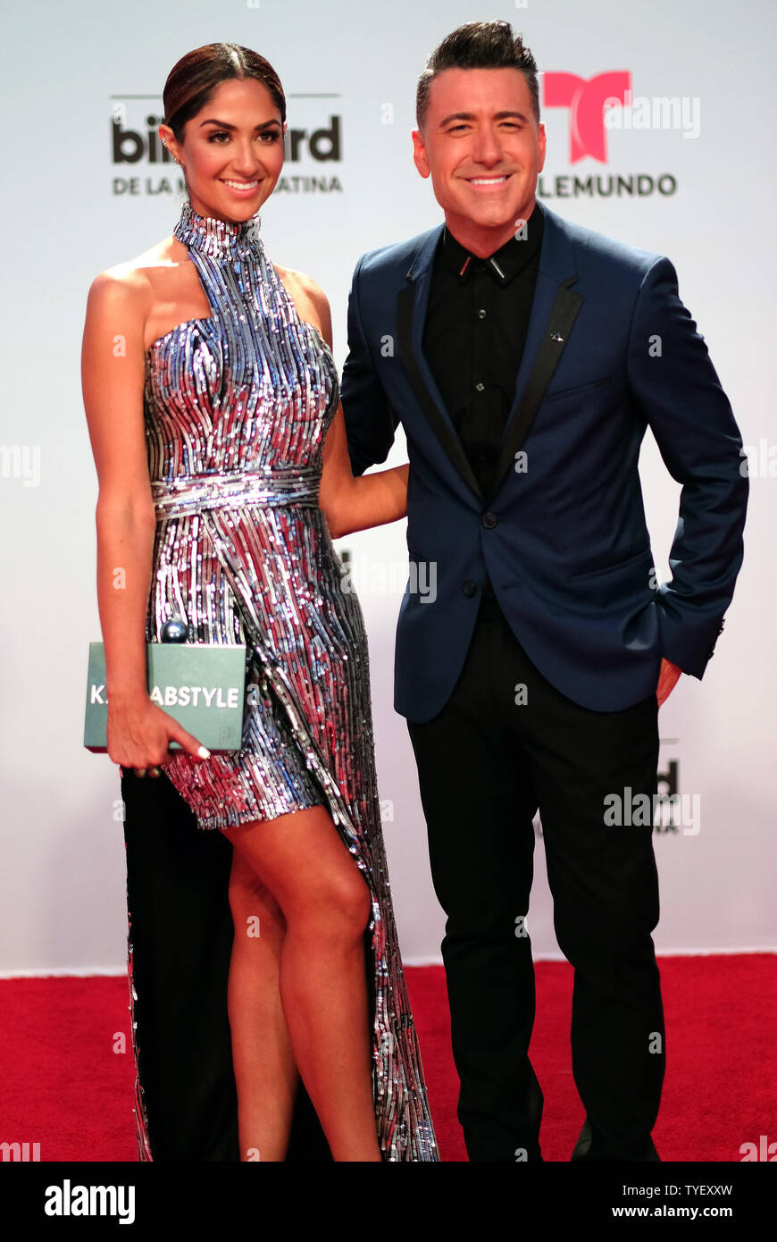 Latin celebrities Karla Birbaagheir & Jorge Bernal walk the red carpet ...