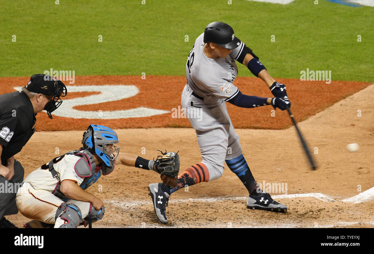 Aaron judge out field hi-res stock photography and images - Alamy