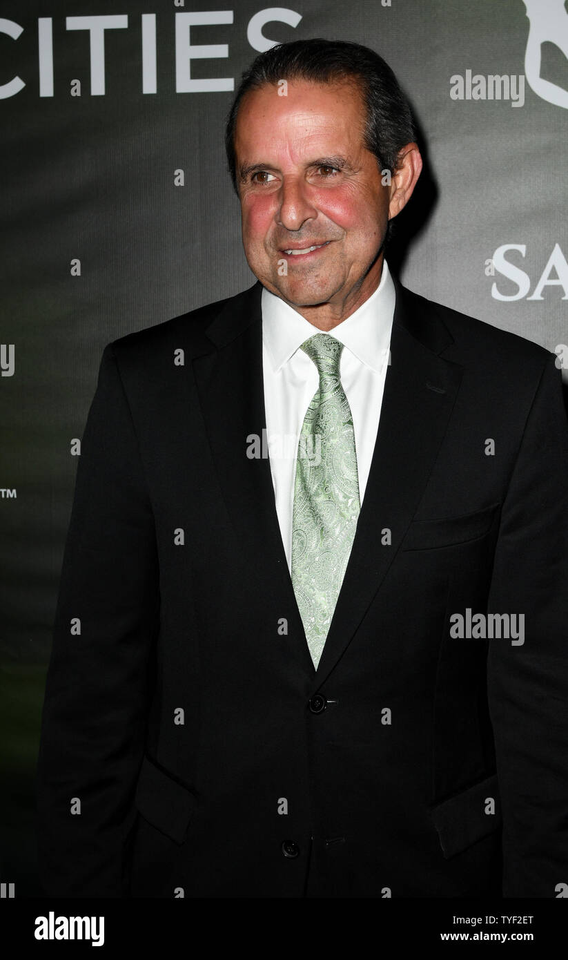 Hispanic mayor manny diaz hi-res stock photography and images - Alamy