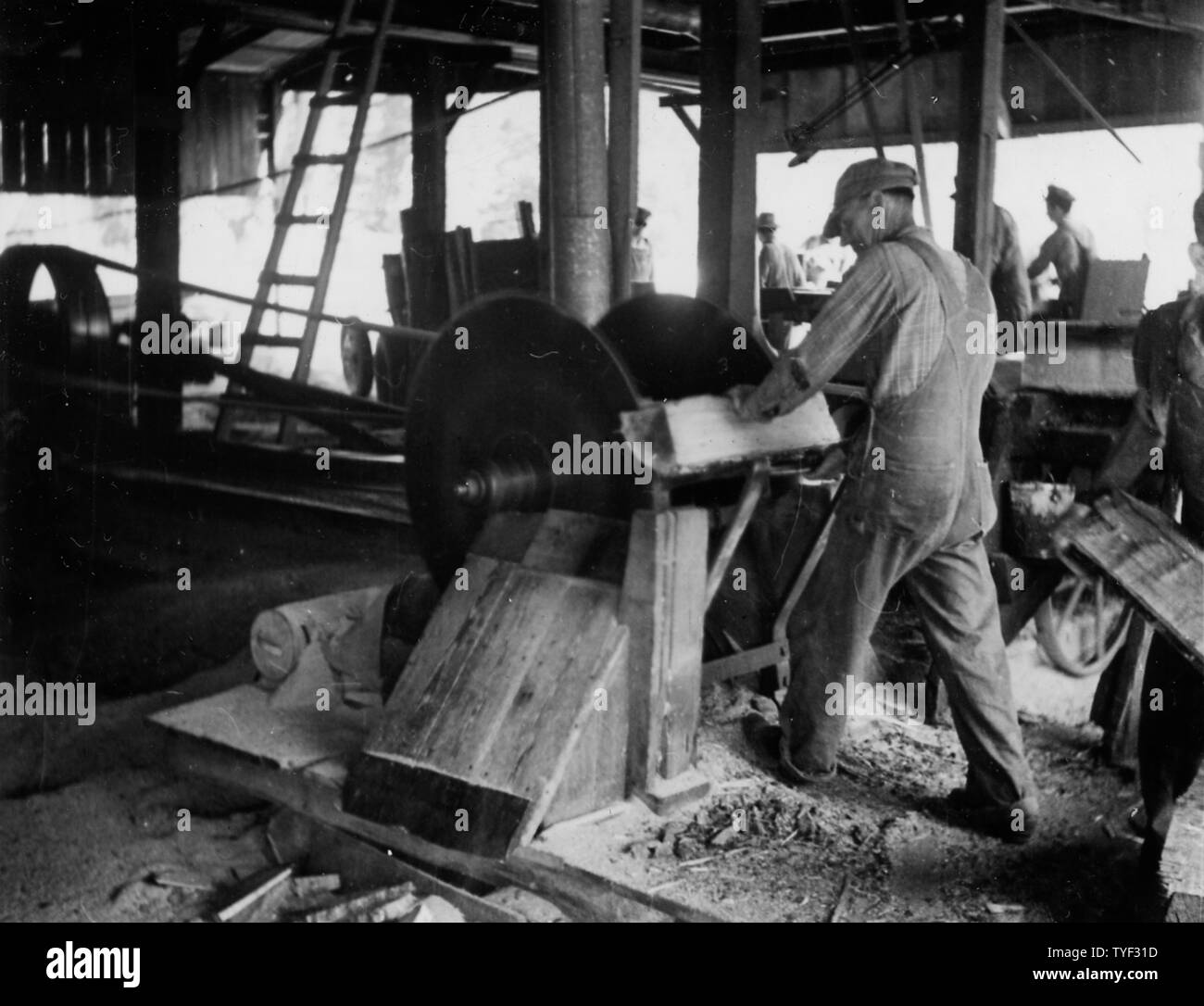Stave bolts hi-res stock photography and images - Alamy