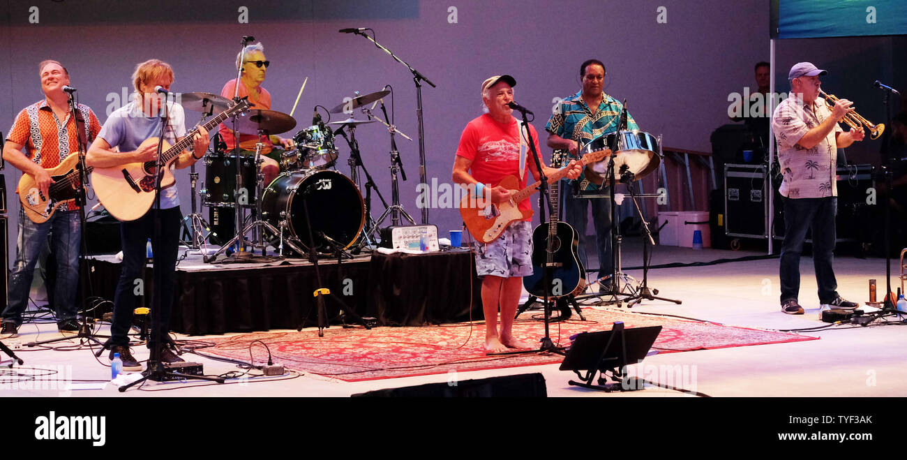 The coral band 2018 hi-res stock photography and images - Alamy