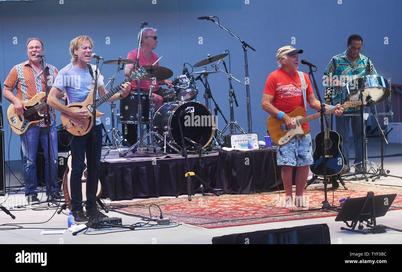 The coral band 2018 hi-res stock photography and images - Alamy