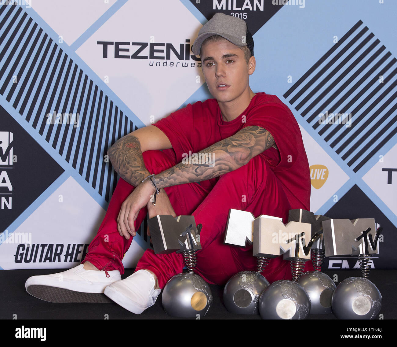 Justin Bieber arrives in the photo room during the MTV Europe Music ...