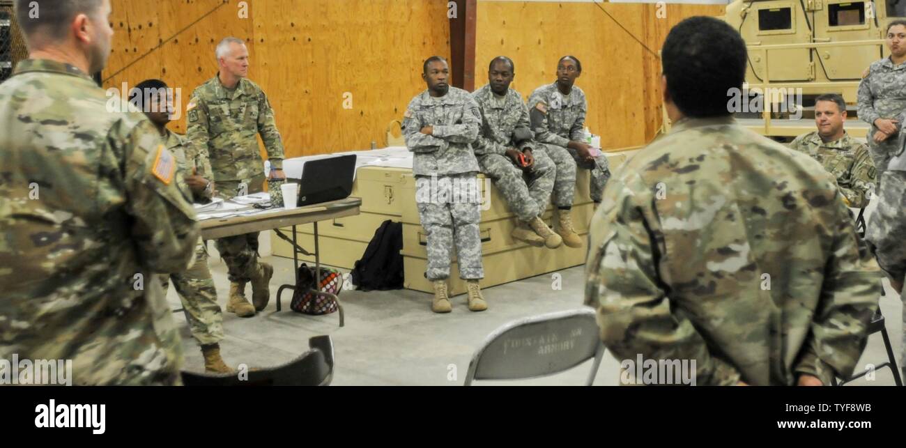 Soldiers with the 228th Theater Tactical Signal Brigade (TTSB ...