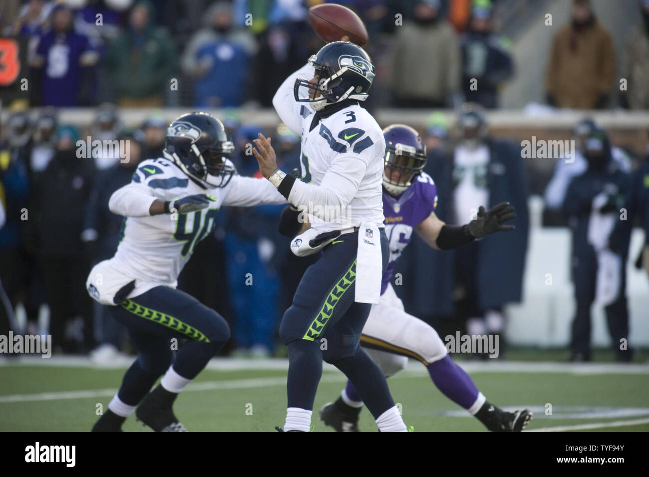 Brian russell nfl hi-res stock photography and images - Alamy