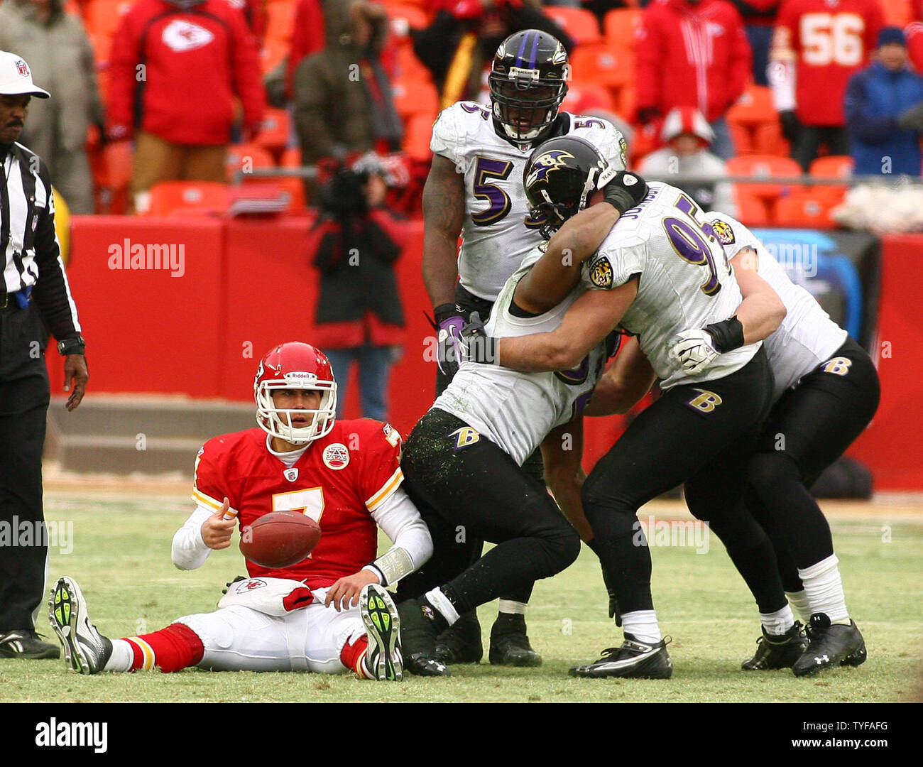 Baltimore Ravens Ray Lewis is congratulated after sacking Matt Cassel ...