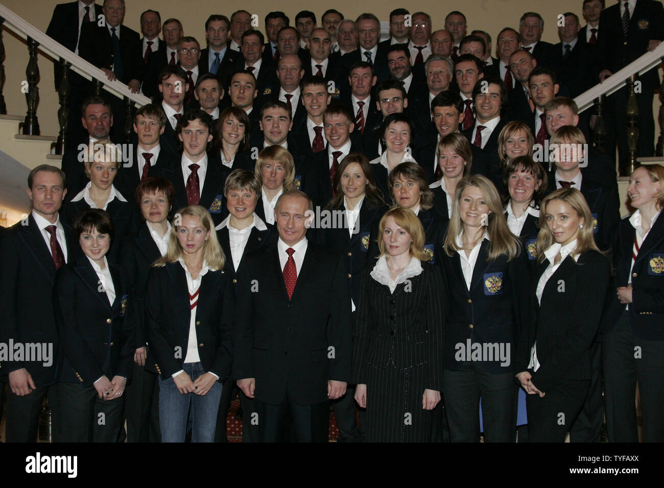 Russian president vladimir putin poses hi-res stock photography and ...