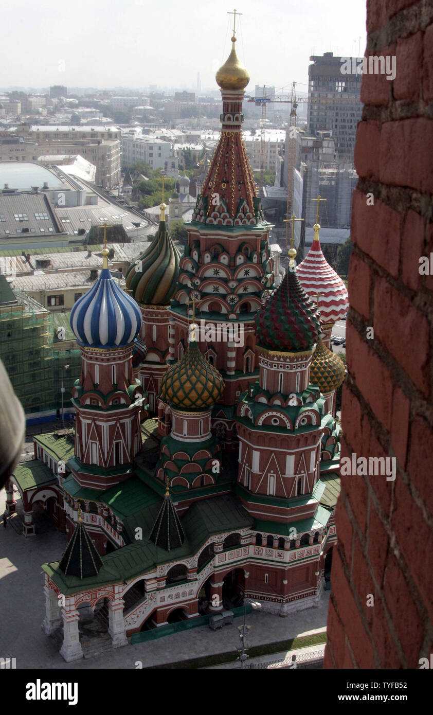 A view of the Cathedral of St. Basil the Blessed on the Red Square in ...
