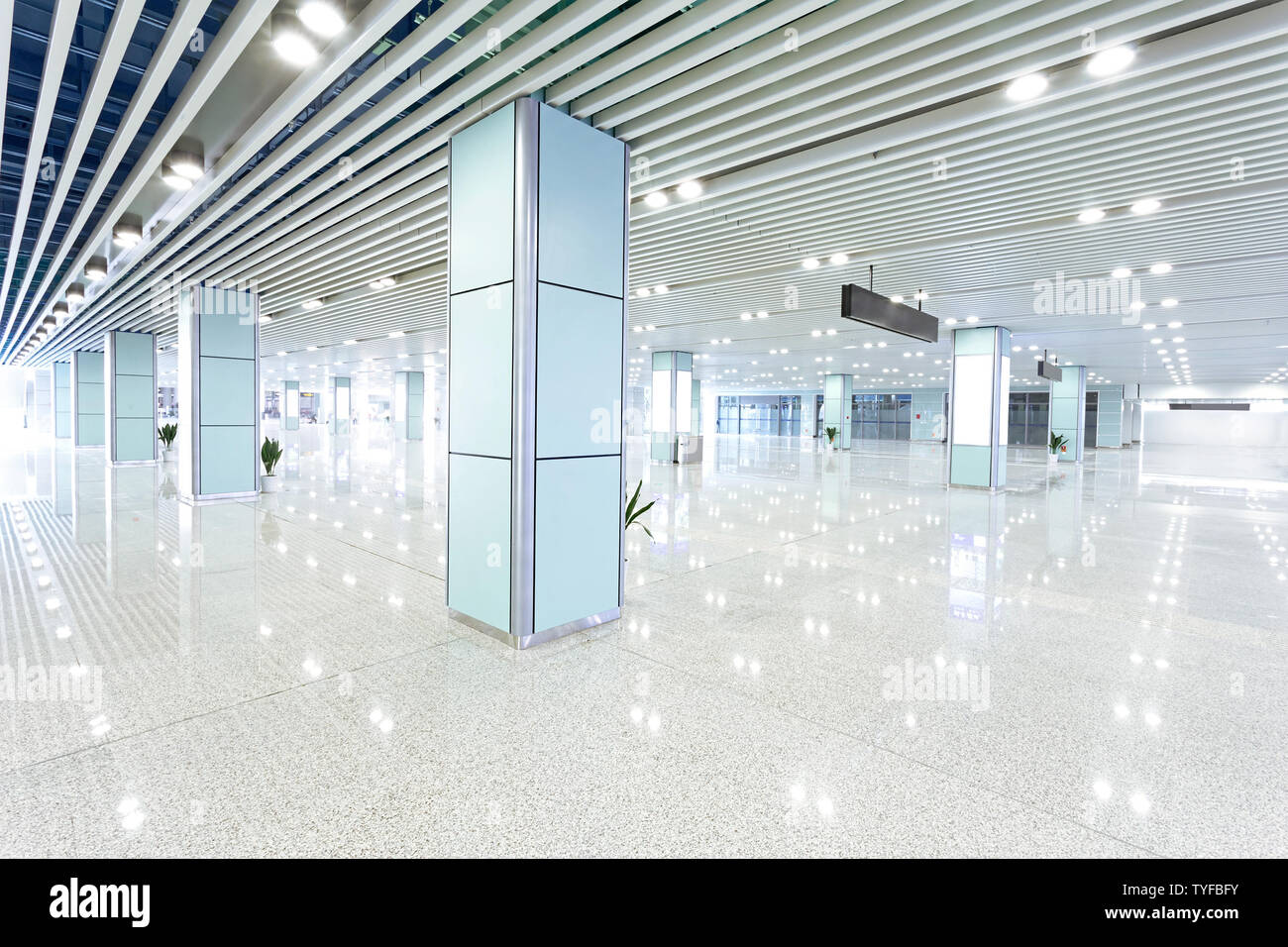 Corporate building interior hi-res stock photography and images - Alamy