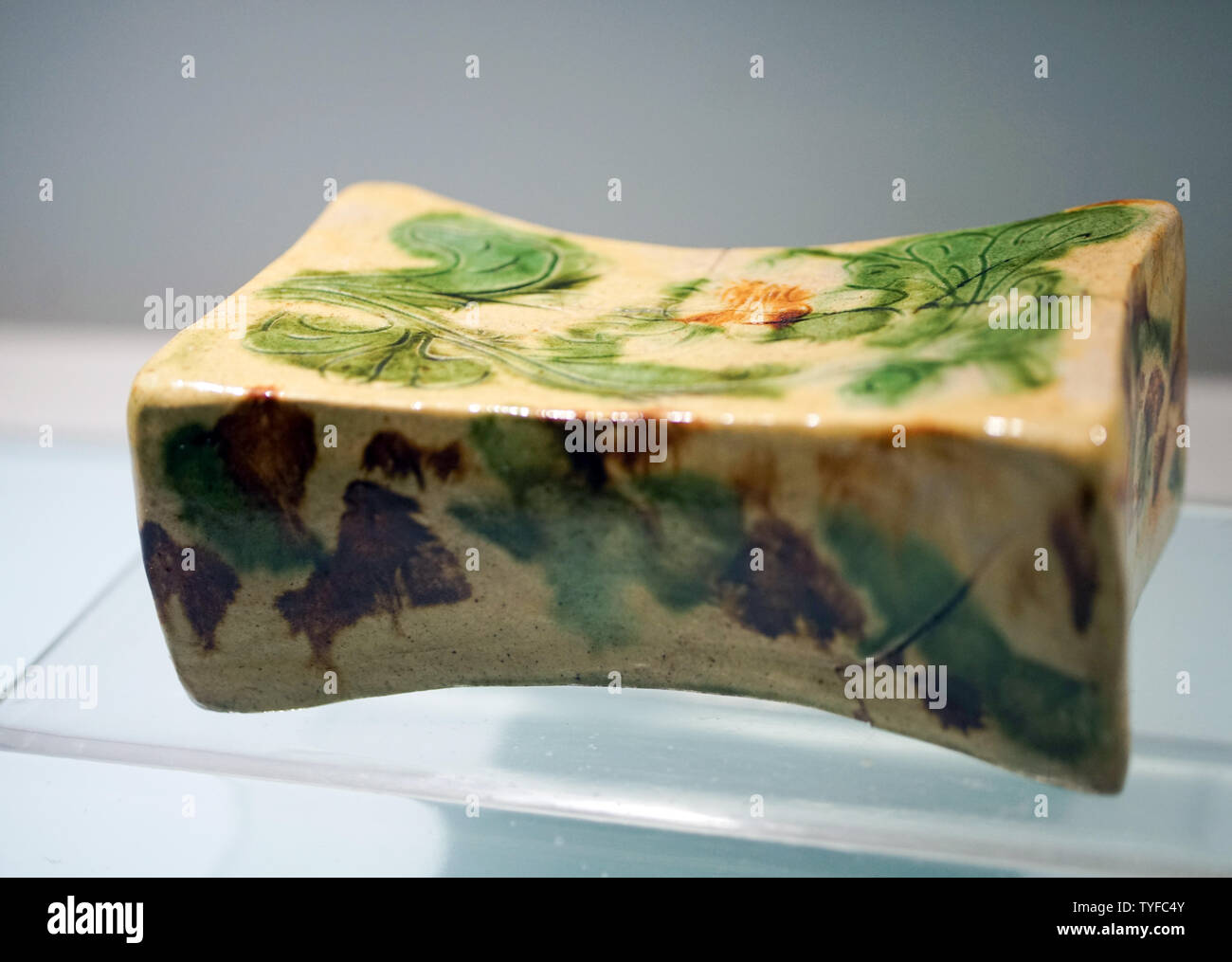 Tang Dynasty porcelain Stock Photo - Alamy