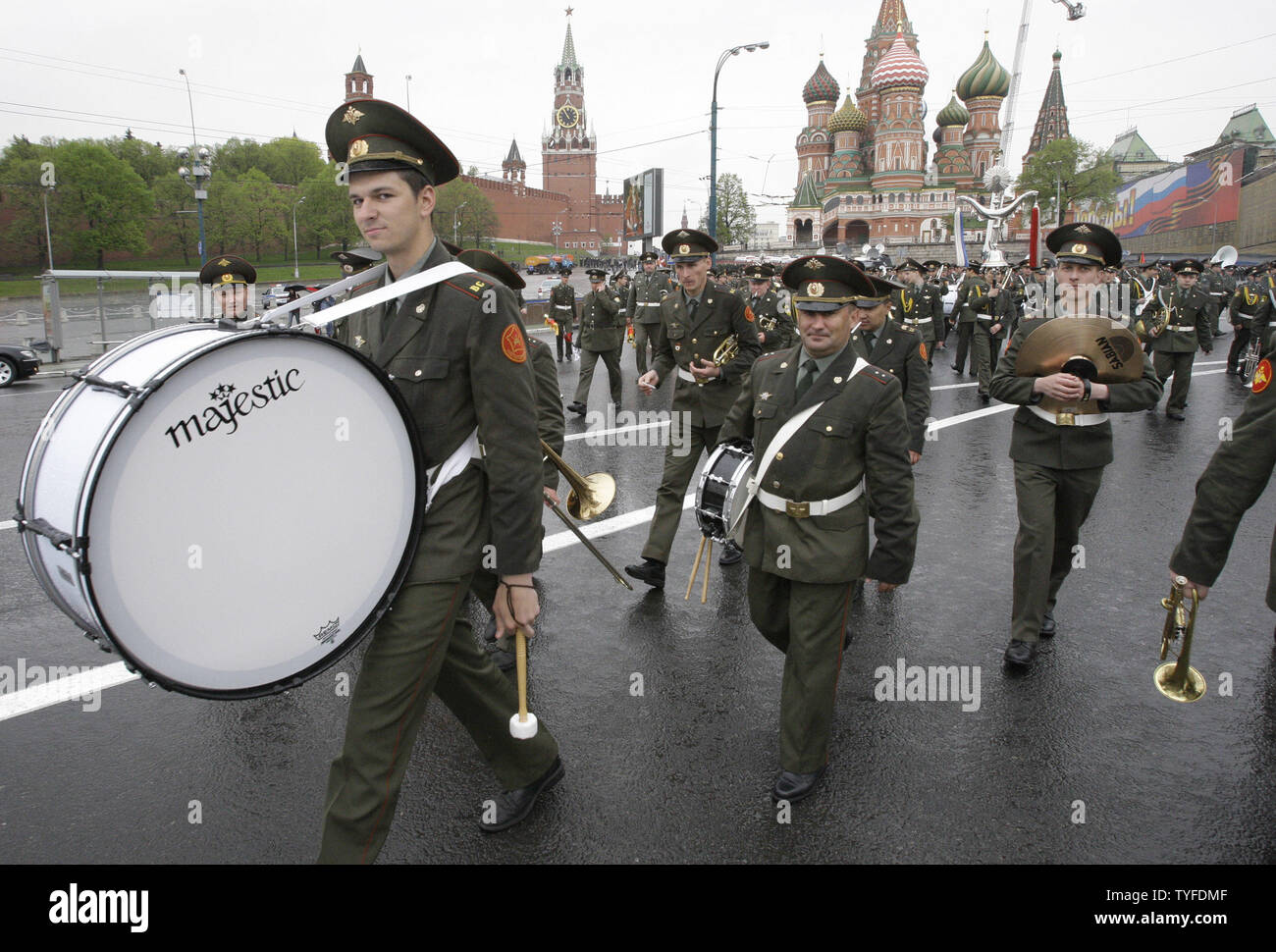 A Russian military band leaves Red Square during a final rehearsal for ...