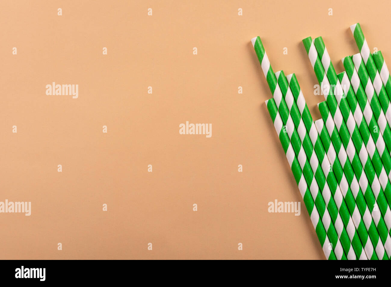 Green paper straw hi-res stock photography and images - Alamy