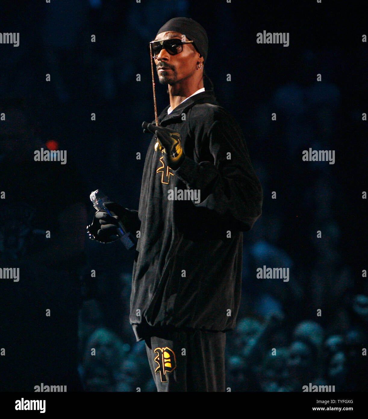 Rapper and host Snoop Dogg performs at the MTV Europe Music Awards in ...