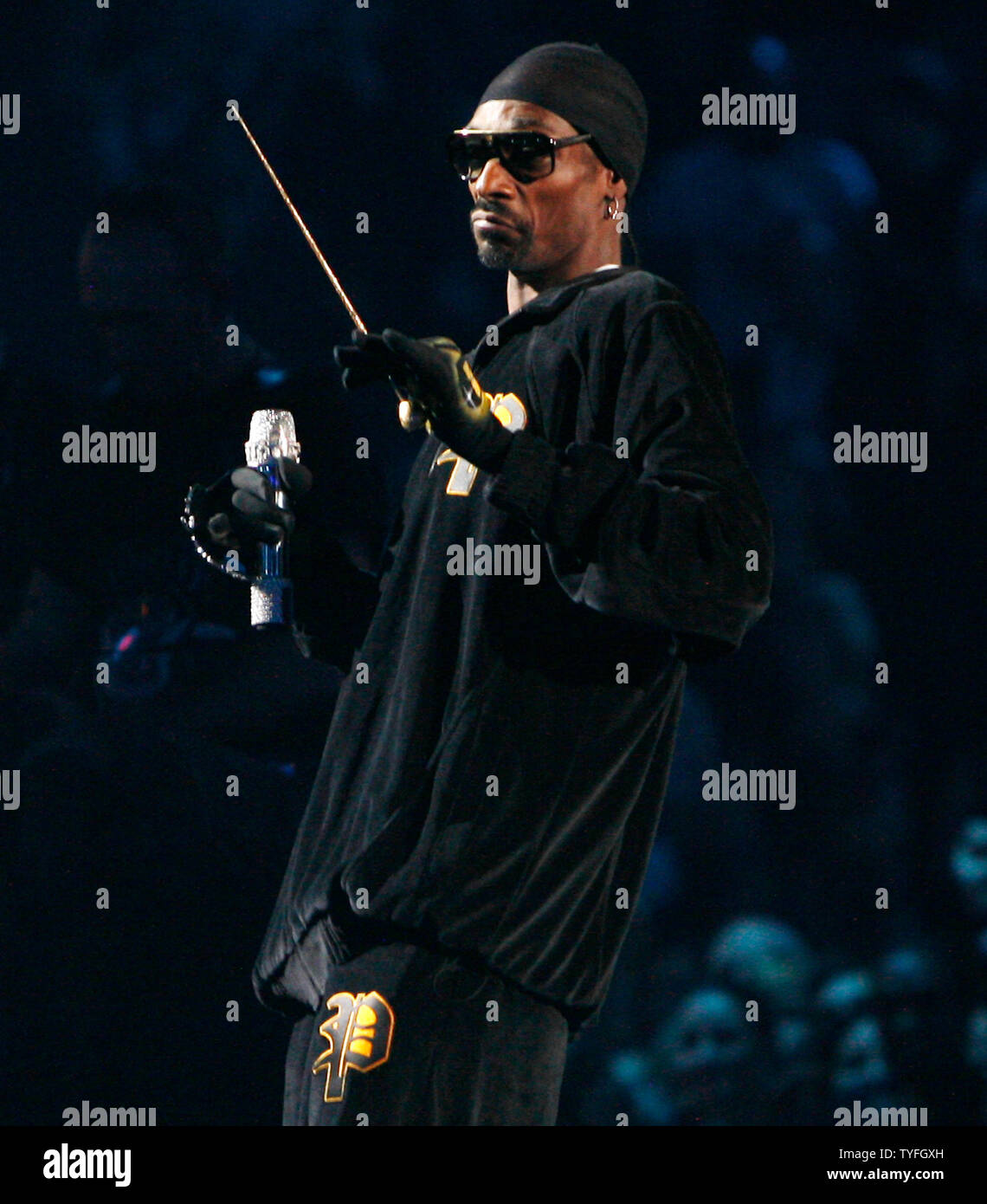 Rapper and host Snoop Dogg performs at the MTV Europe Music Awards in ...
