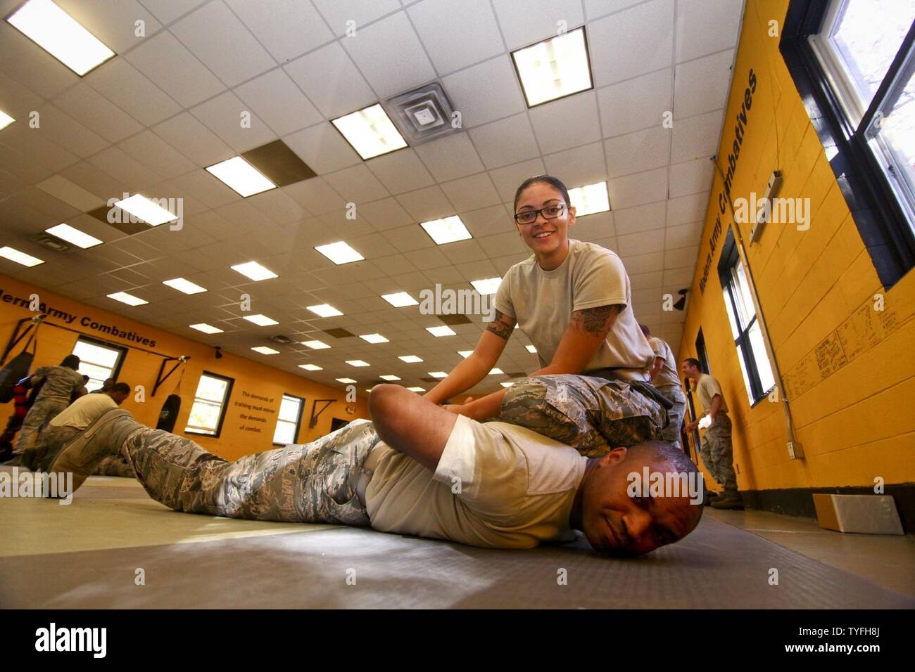 Takedown techniques hi-res stock photography and images - Alamy