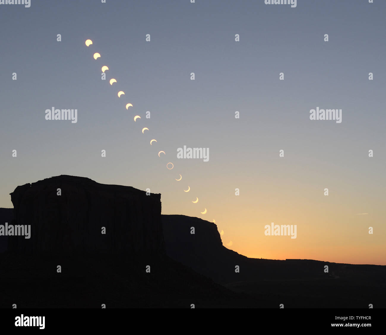 Solar eclipse phases composite hi-res stock photography and images - Alamy