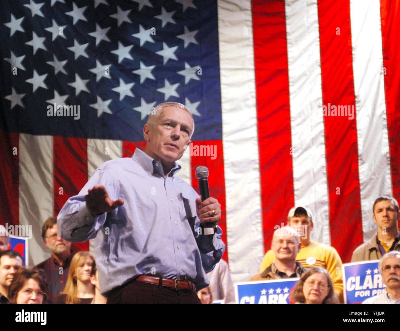 Retired general wesley clark hi-res stock photography and images - Alamy