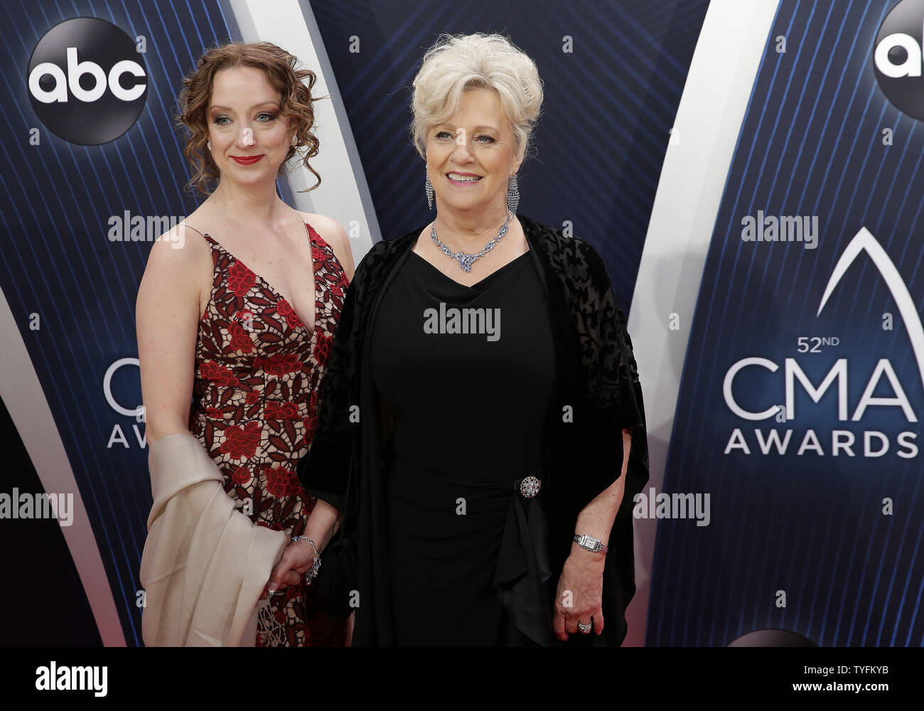 Connie Smith arrives on the red carpet at the 52nd Annual Country Music ...