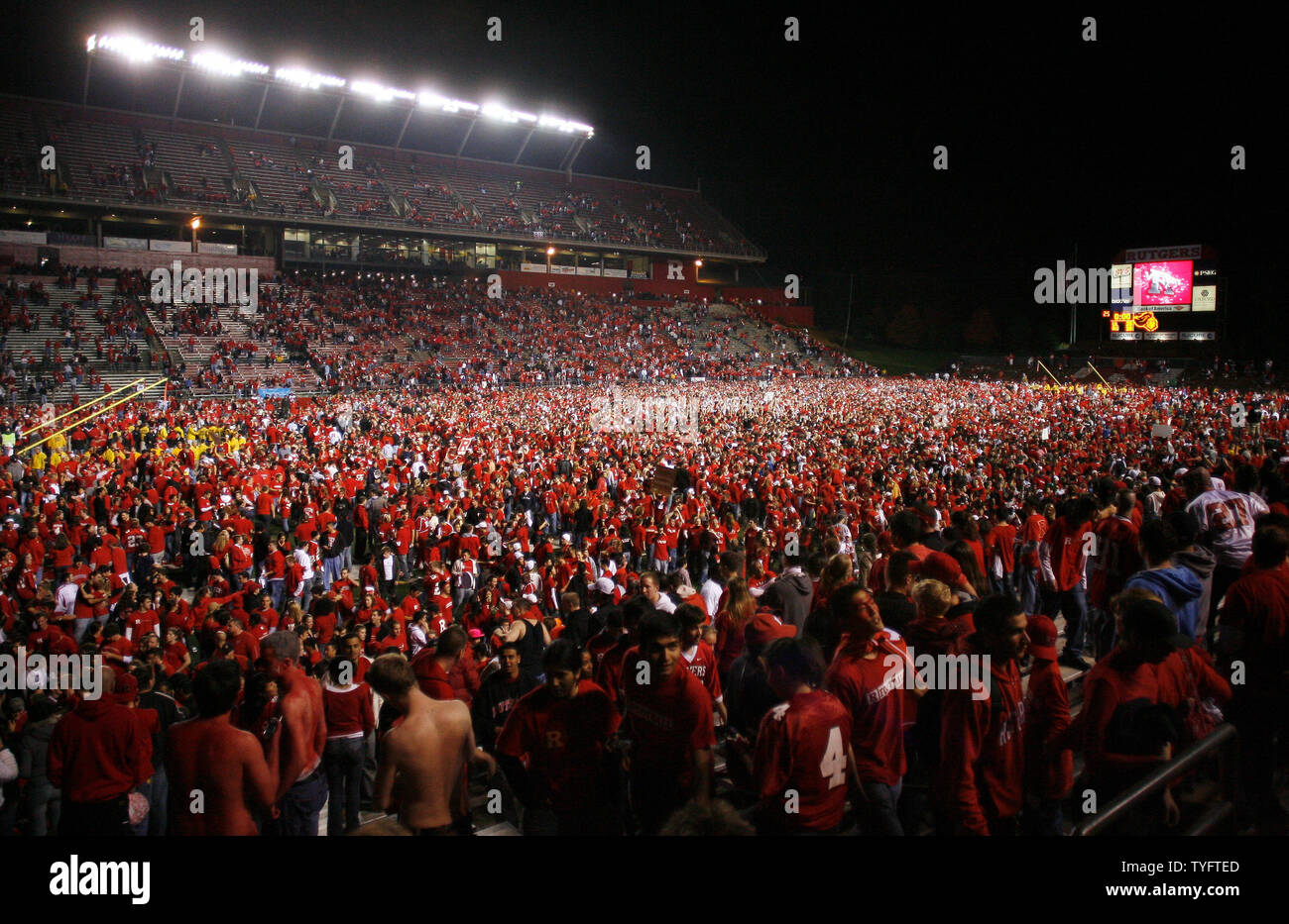 Rutgers scarlet knights fans hi-res stock photography and images - Alamy