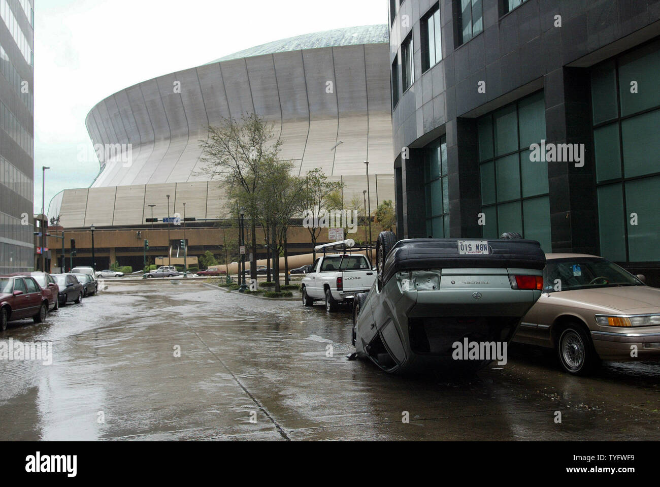 Superdome hurricane katrina hi-res stock photography and images - Alamy