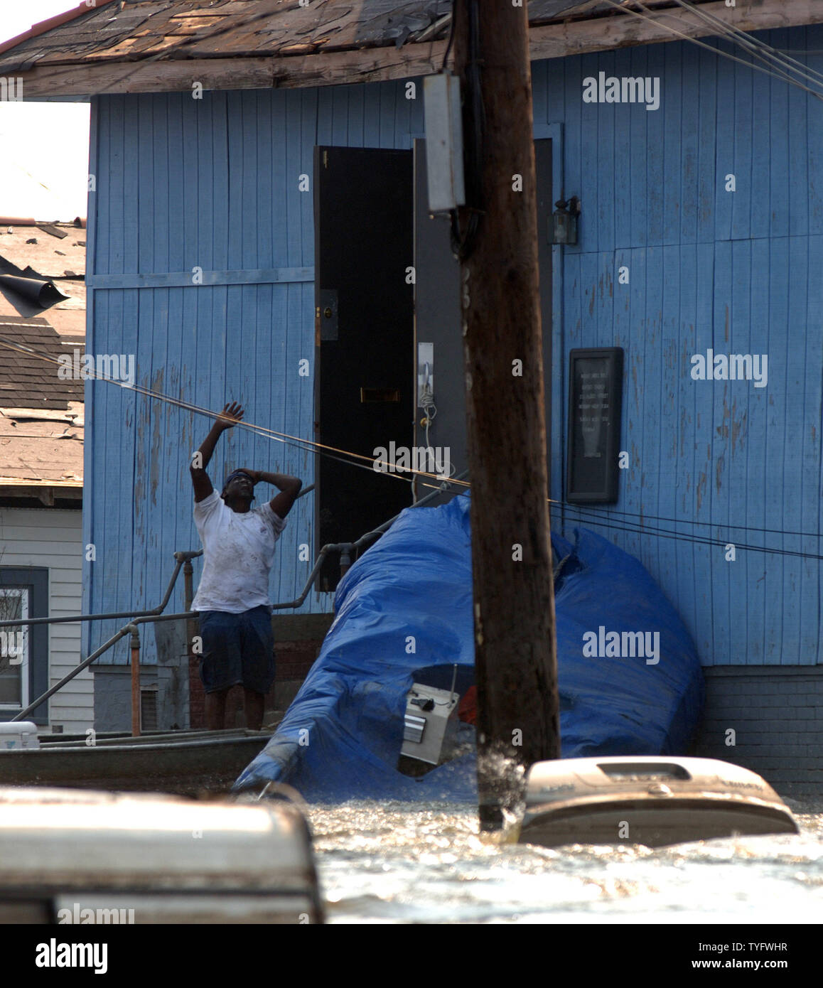 Hurricane katrina rescue flood hi-res stock photography and images - Alamy