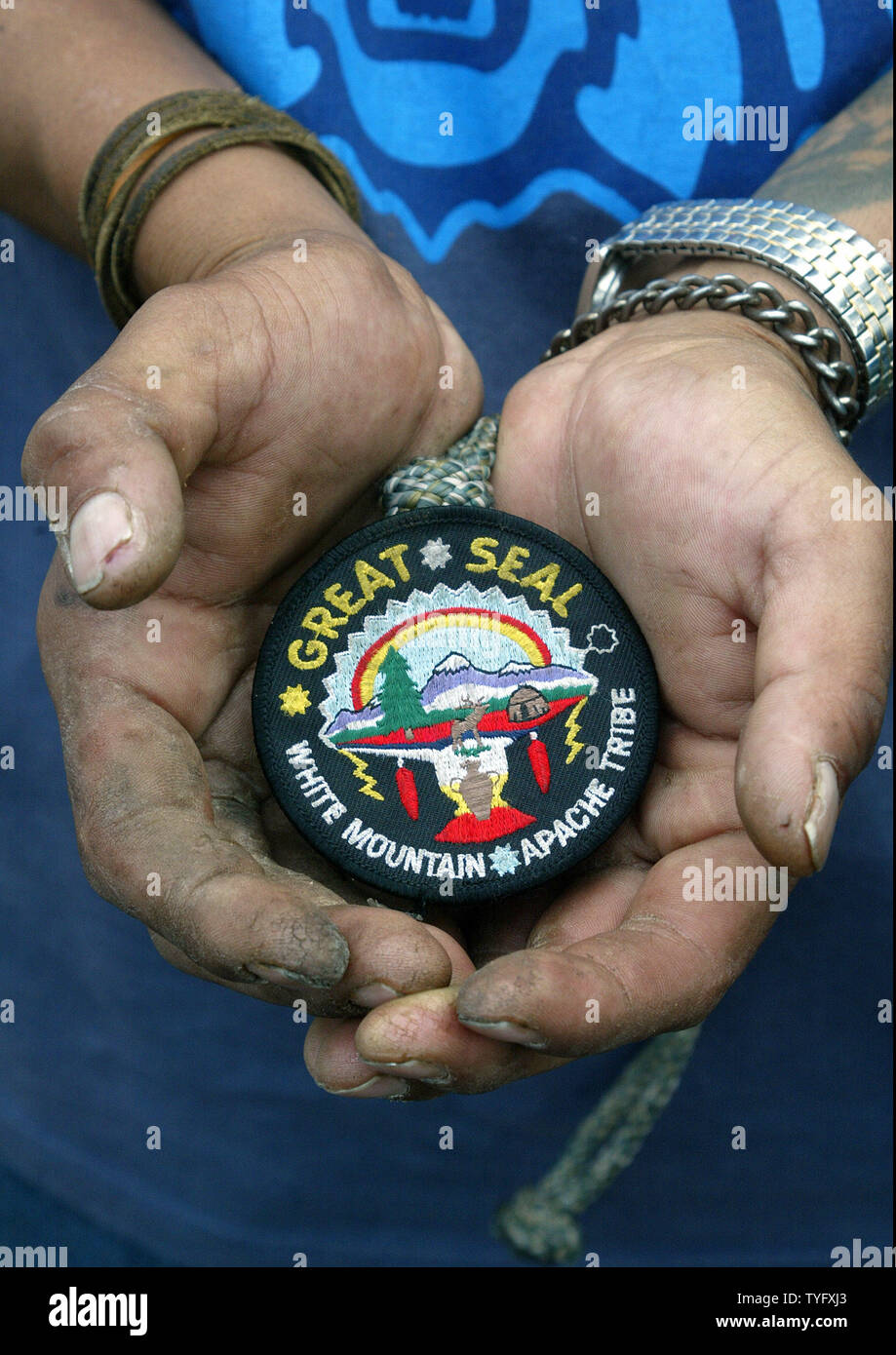 Apache Indian Marvin Kessay Jr. holds the Great Seal of the White ...